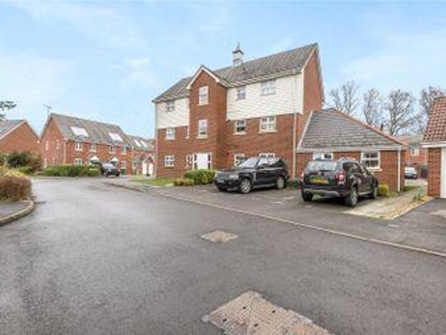 1 Bedrooms Flat for sale in Pheasant Close, Four Marks, Alton, Hampshire GU34
