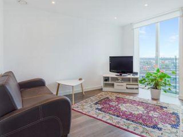 1 Bedrooms Flat for sale in Pinnacle Apartments, Saffron Centralsquare, Croydon CR0