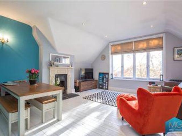 1 Bedrooms Flat for sale in Priory Road, Crouch End, London N8