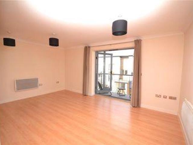 1 Bedrooms Flat for sale in Quayside Drive, Colchester, Essex CO2