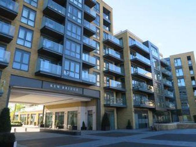 1 Bedrooms Flat for sale in Quayside House, Kew Bridge Road, Brentford TW8
