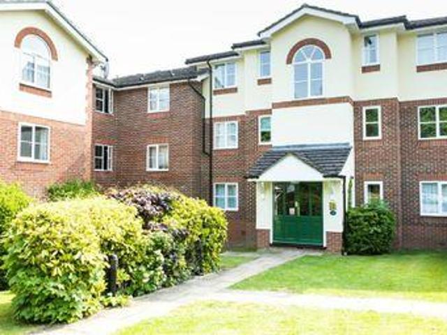 1 Bedrooms Flat for sale in Queen Alexandra Road, High Wycombe, Buckinghamshire HP11