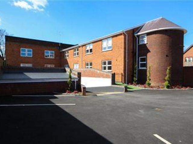 1 Bedrooms Flat for sale in Queens Road, Farnborough, Hampshire GU14