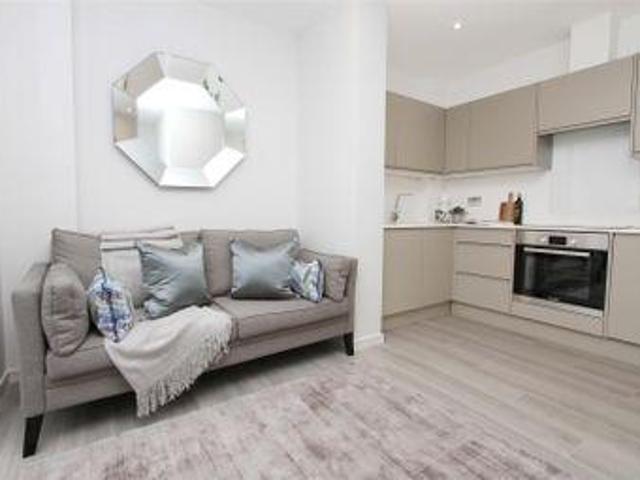 1 Bedrooms Flat for sale in Roxborough Avenue, Harrow On The Hill HA1