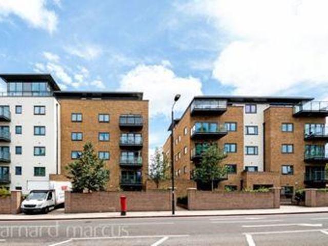 1 Bedrooms Flat for sale in Roehampton Lane, London SW15