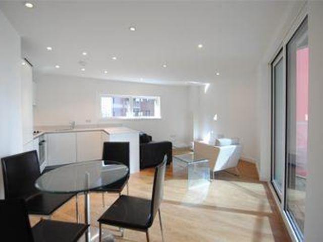 1 Bedrooms Flat for sale in Rossetti Apartments, Saffron Central Square, Croydon, Surrey CR0