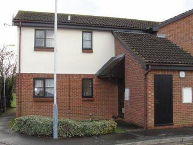 1 Bedrooms Flat for sale in Raywood Close, Harlington, Hayes UB3