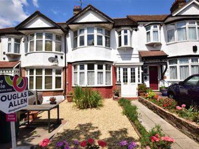 1 Bedrooms Flat for sale in Wadham Road, London E17