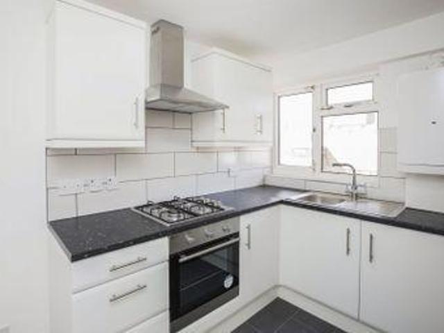 1 Bedrooms Flat for sale in Wall End Road, London E6