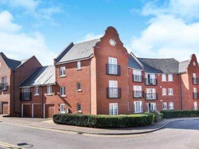 1 Bedrooms Flat for sale in Warley, Brentwood, Essex CM14