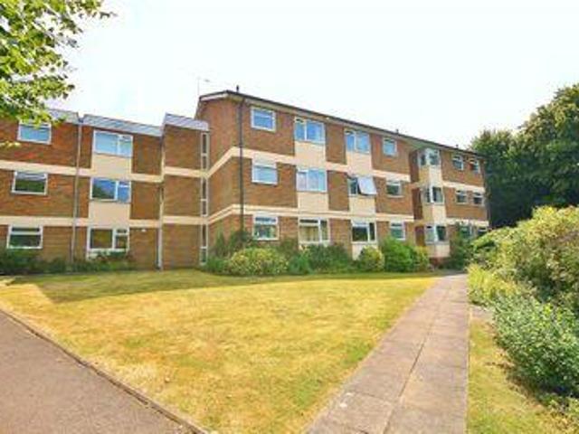 1 Bedrooms Flat for sale in Warrenhyrst, 15 Warren Road, Guildford, Surrey GU1