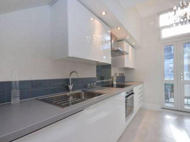 1 Bedrooms Flat for sale in Westwick Gardens, Brook Green W14