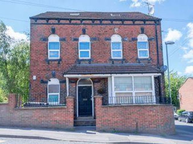 1 Bedrooms Flat for sale in Whitehall Court, Farsley LS12