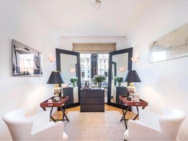 1 Bedrooms Flat for sale in Whitehouse Apartments, 9 Belvedere Road, London SE1