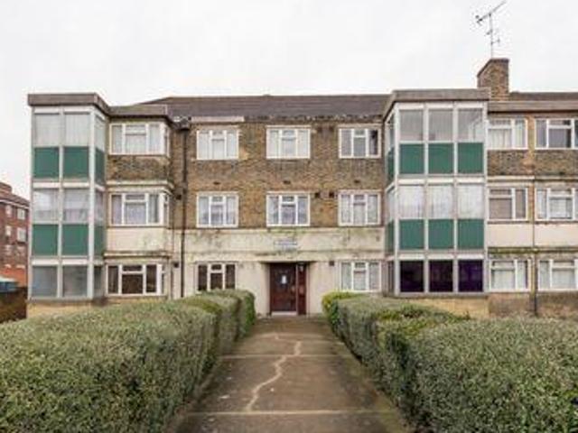 1 Bedrooms Flat for sale in Whiting Avenue, Barking IG11