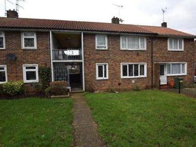 1 Bedrooms Flat for sale in Witchards, Kingswood, Basildon, Essex SS16