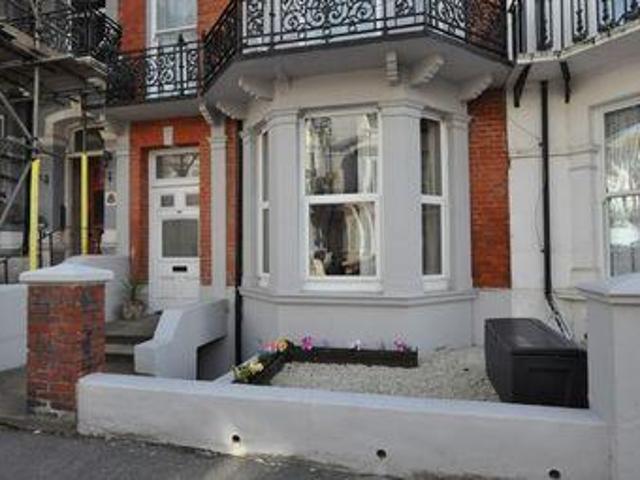 1 Bedrooms Flat for sale in Wilton Road, Bexhill On Sea TN40