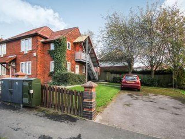 1 Bedrooms Flat for sale in Winrose Drive, Belle Isle, Leeds LS10
