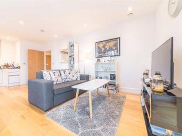 1 Bedrooms Flat for sale in Thanet Tower, Royal Gateway, Canning Town E16