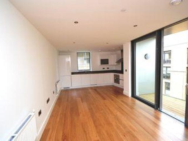 1 Bedrooms Flat for sale in The Arc, Uxbridge Road, Ealing W5