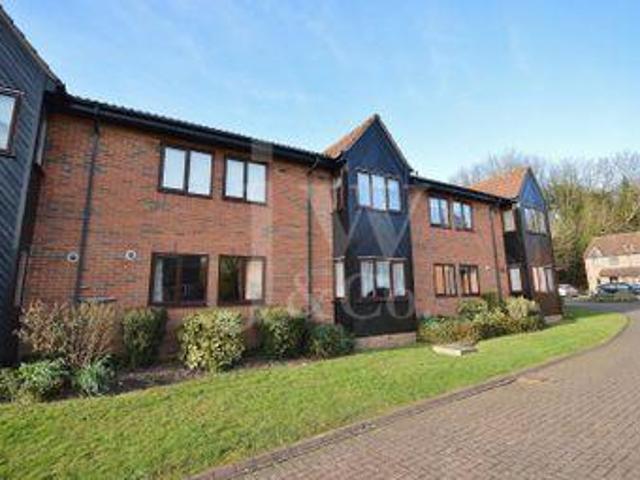 1 Bedrooms Flat for sale in The Beeches, Park Street, St. Albans AL2