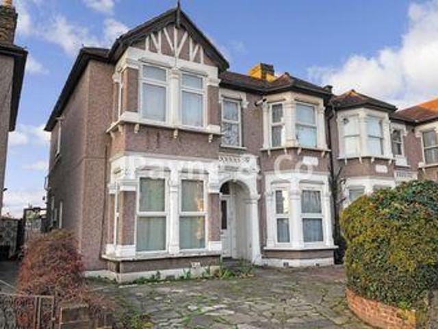 1 Bedrooms Flat for sale in The Drive, Ilford IG1