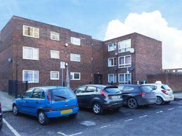 1 Bedrooms Flat for sale in The Shaftesburys, Barking, Greater London IG11
