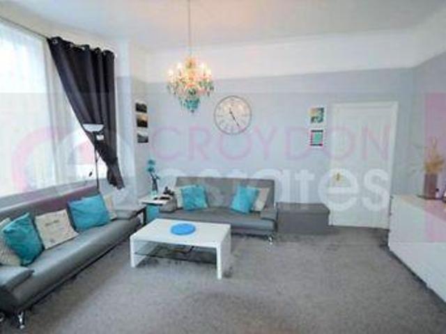 1 Bedrooms Flat for sale in The Waldrons, Croydon CR0