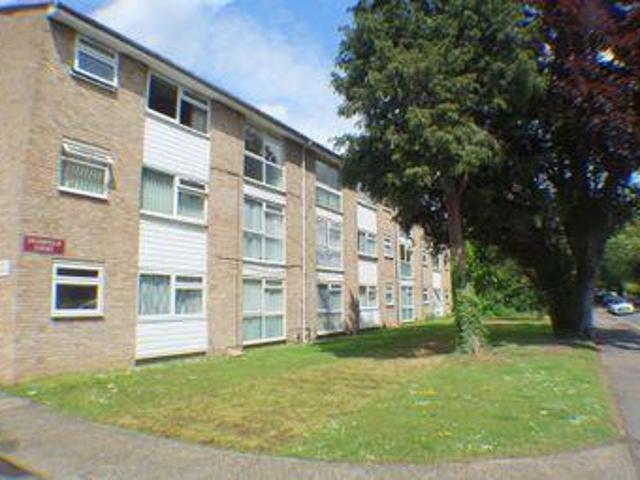1 Bedrooms Flat for sale in Village Road, Enfield EN1