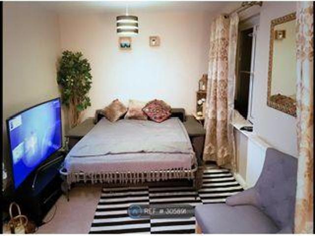1 Bedrooms for rent in Blackthorn Road, Ilford IG1