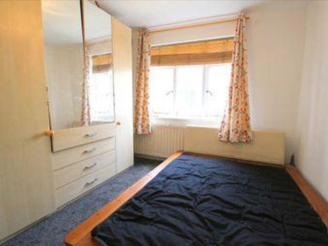 1 Bedrooms for rent in Brooks Parade, Green Lane, Goodmayes, Ilford IG3