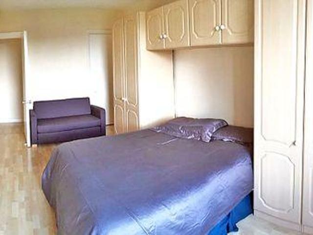 1 Bedrooms for rent in Cameret Court, Lorne Gardens, Holland Park, London W11