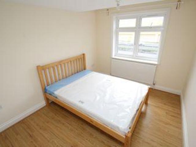 1 Bedrooms for rent in Eastern Avenue, Ilford IG2