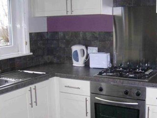 1 Bedrooms for rent in Featherbank Grove Room 1, Horsforth, Leeds LS18