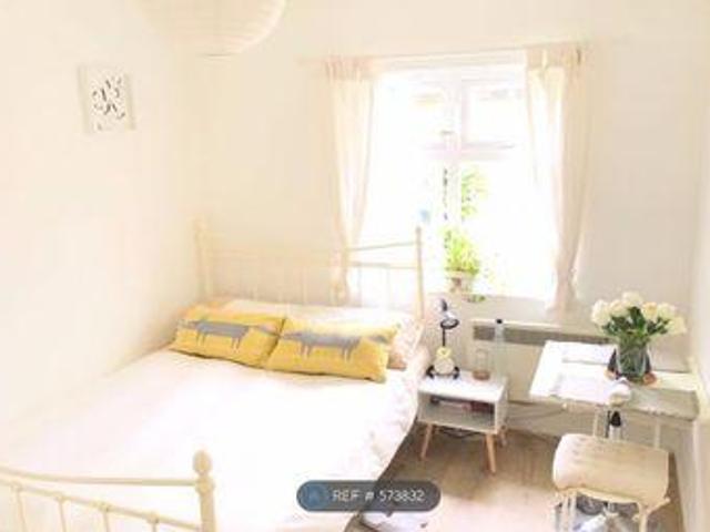 1 Bedrooms for rent in Garrick Drive, London SE28