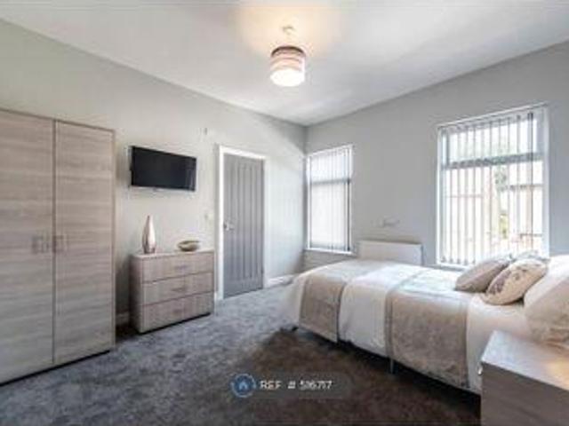 1 Bedrooms for rent in Gleaves Road, Eccles, Manchester M30