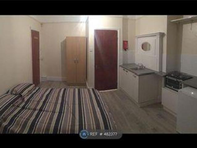 1 Bedrooms for rent in Grenoble Gardens, London N13