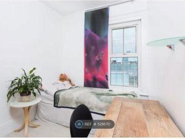 1 Bedrooms for rent in Grove Crescent Road, London E15
