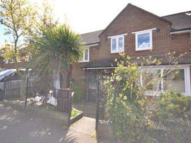 1 Bedrooms for rent in Hazeleigh Gardens, Woodford Green IG8