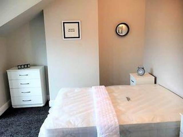 1 Bedrooms for rent in Knowle Terrace, Burley, Leeds LS4