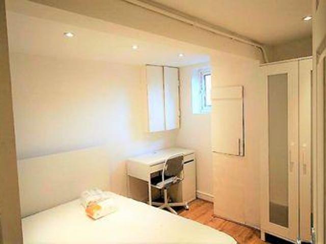 1 Bedrooms for rent in Knowle Terrace, Burley, Leeds LS4