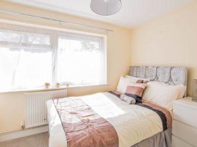 1 Bedrooms for rent in Parkfield Close, Crawley RH11