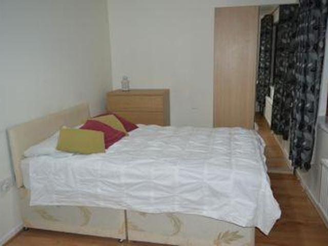 1 Bedrooms for rent in Venus Road, London SE18