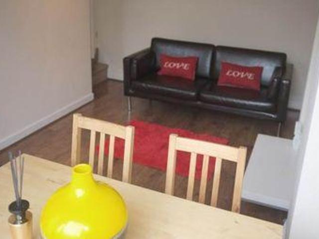 1 Bedrooms for rent in Woodside Avenue, Burley, Leeds LS4