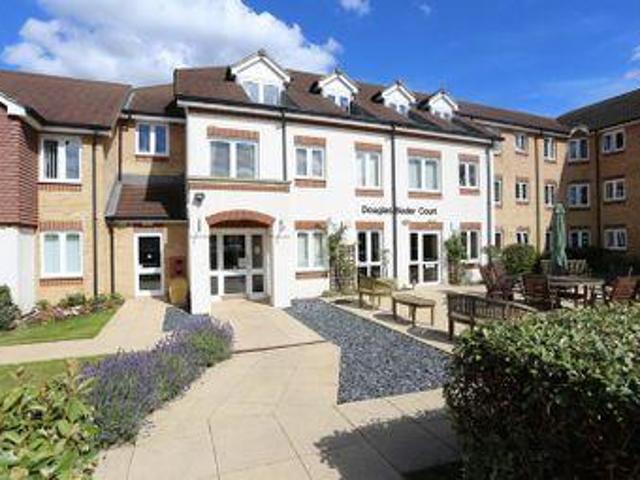 1 Bedrooms for sale in Howth Drive, Woodley, Reading RG5