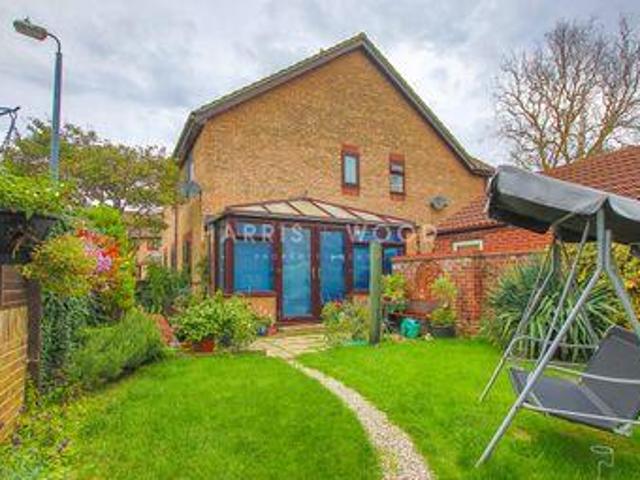 1 Bedrooms for sale in Kinlett Close, Highwoods, Colchester CO4
