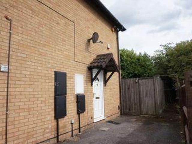 1 Bedrooms for sale in Telford Drive, Cippenham, Slough SL1