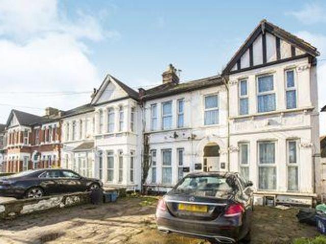 1 Bedrooms Studio for sale in Brooks Parade, Green Lane, Goodmayes, Ilford IG3