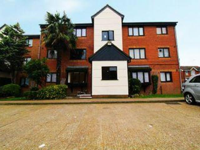1 Bedrooms Studio for sale in Plowman Close, Enfield, Greater London N18