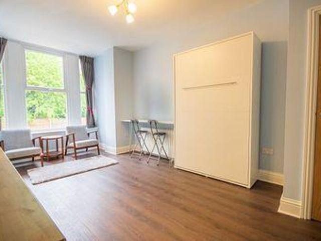 1 Bedrooms Studio for rent in 39A Victoria Crescent, Eccles M30